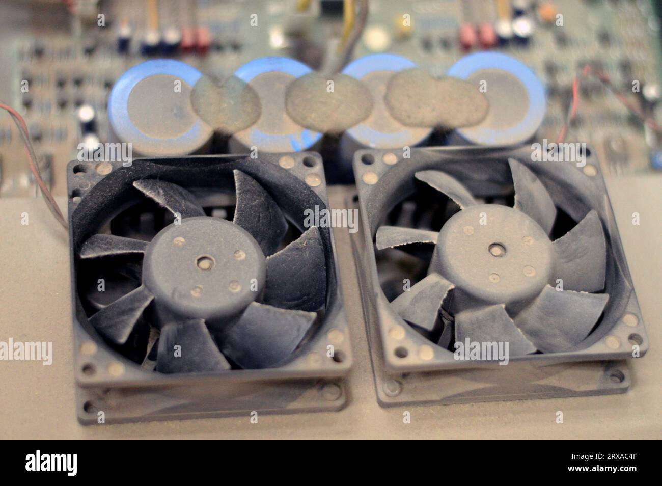 Electronic power amplifier, an electronic device that can increase the ...