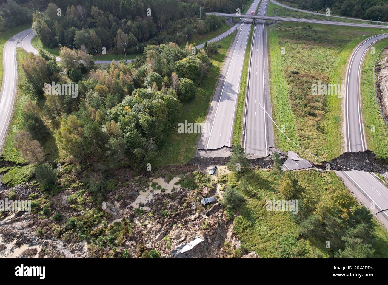 Stenungsund, Sverige. 24th Sep, 2023. Large damages at E6 near ...