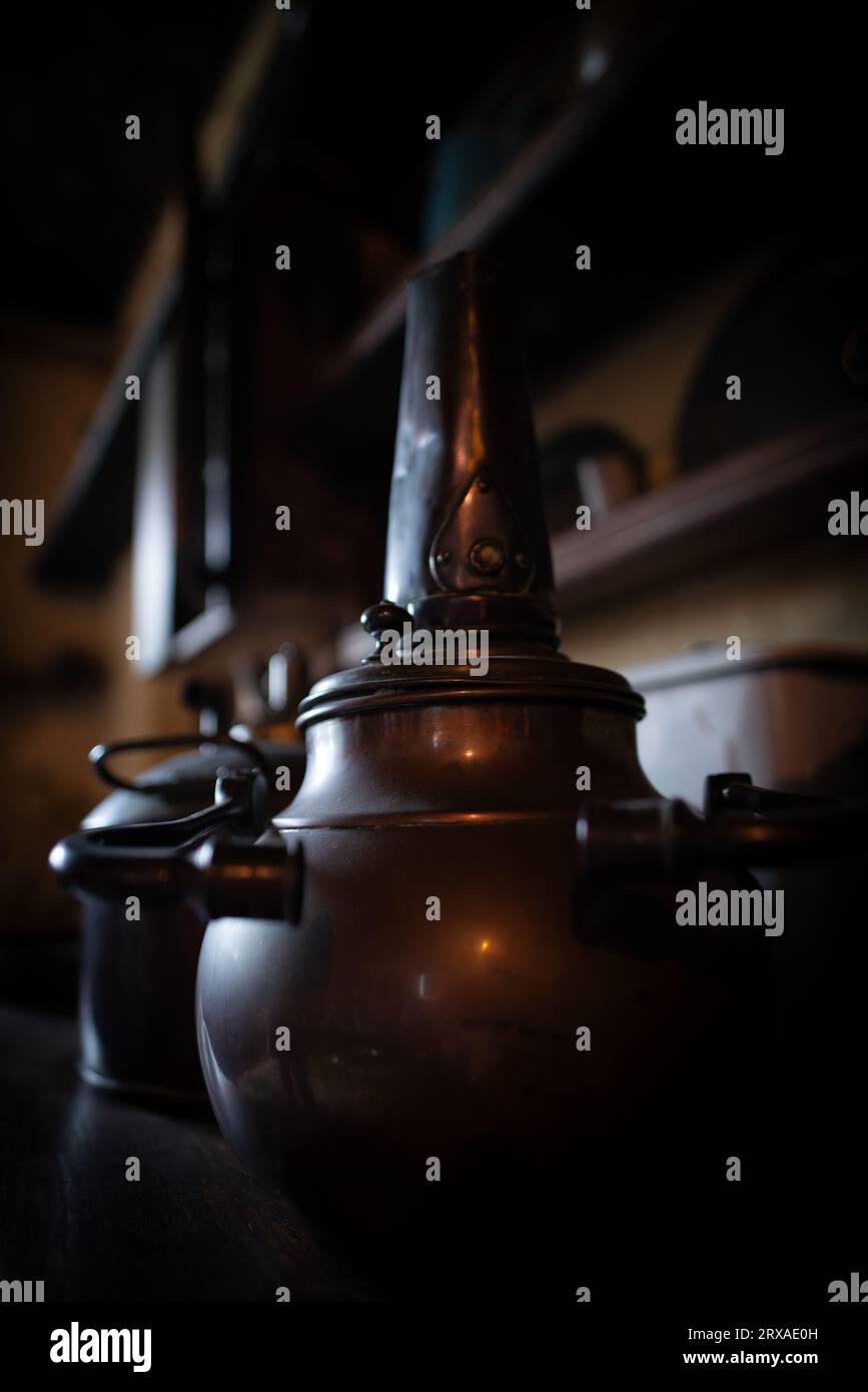 Copper kitchenware at Chastleton House, Oxfordshire Stock Photo - Alamy