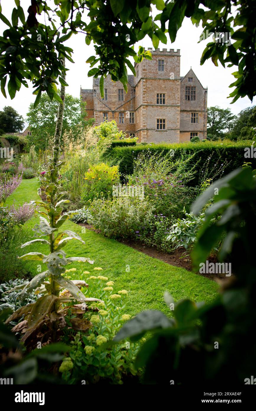 The gardens at Chastleton House, Oxfordshire Stock Photo - Alamy
