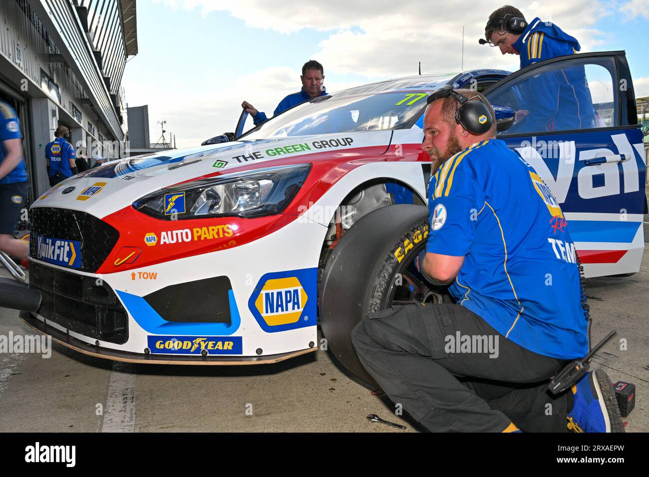 Sam osborne hi-res stock photography and images - Alamy