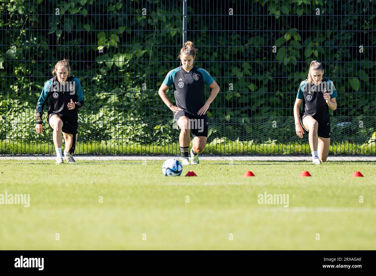 Essen, Deutschland. 24th Sep, 2023. Warm Up Sydney Lohmann (Deutschland ...
