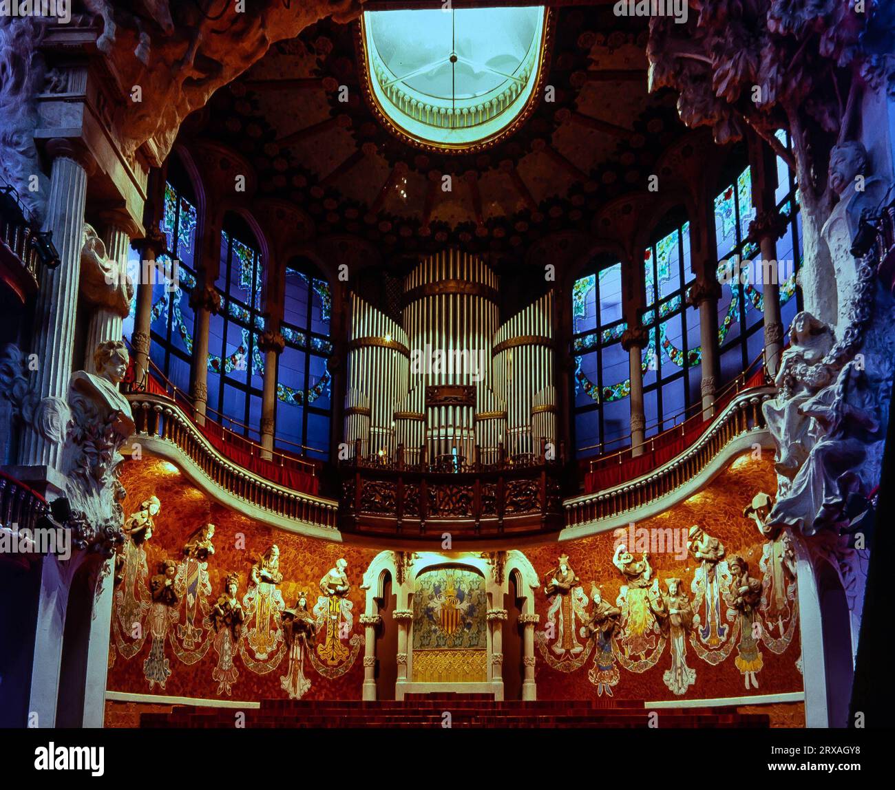 Detalle del las Musas del escenario del Palau de la Música Catalana de ...