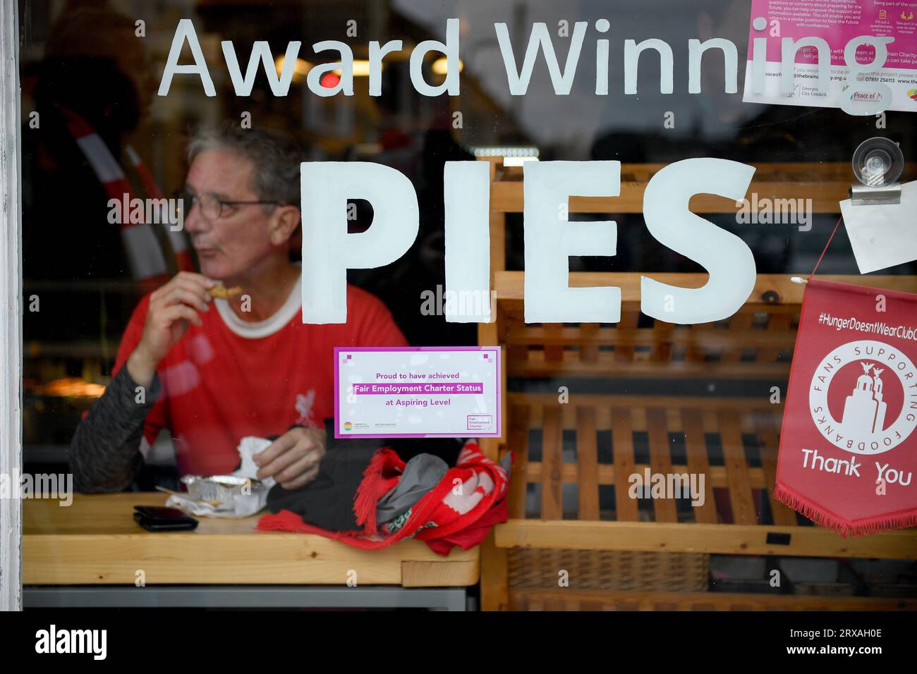 Football fan pie hi-res stock photography and images - Alamy