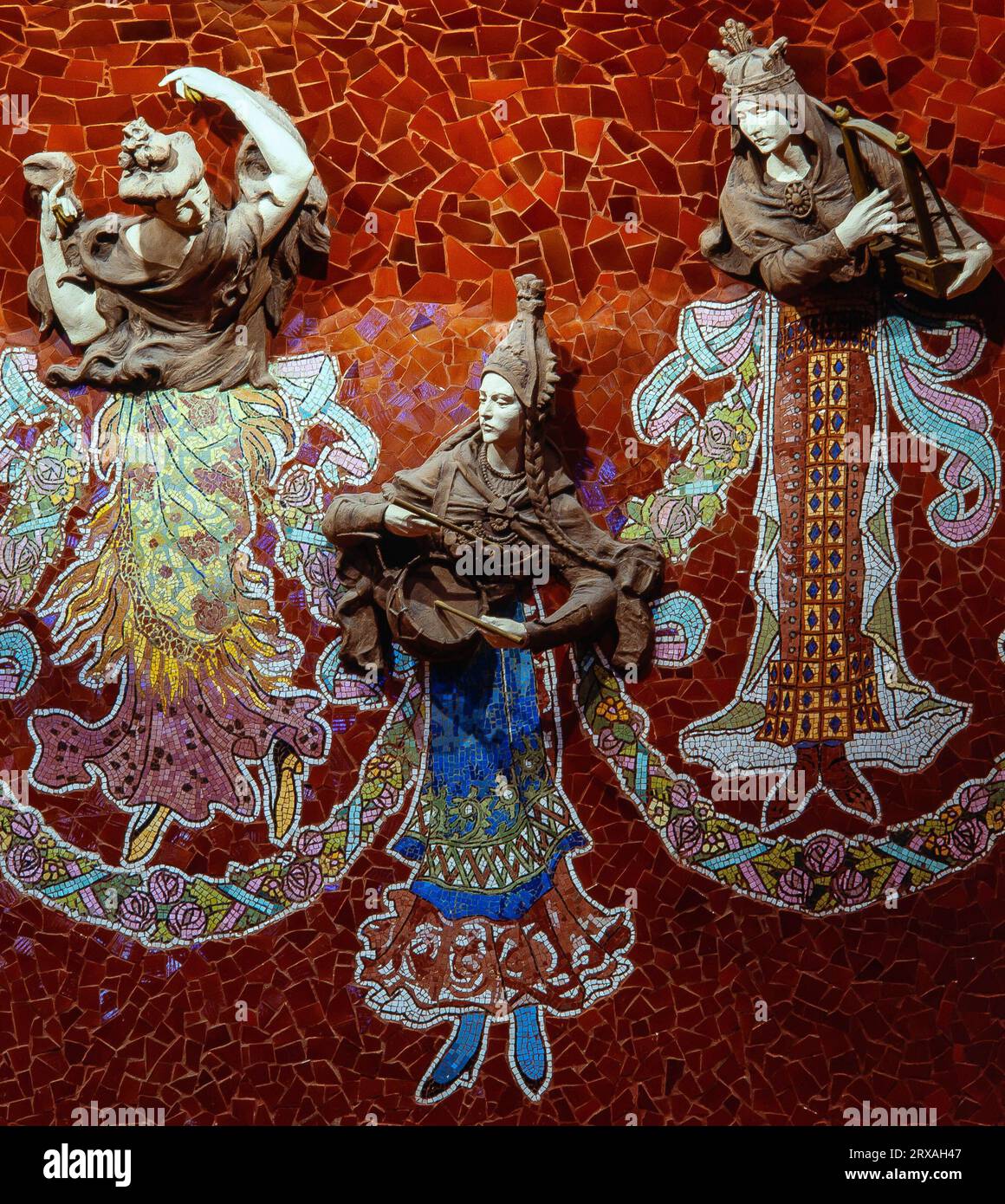 Detalle del las Musas del escenario del Palau de la Música Catalana de ...