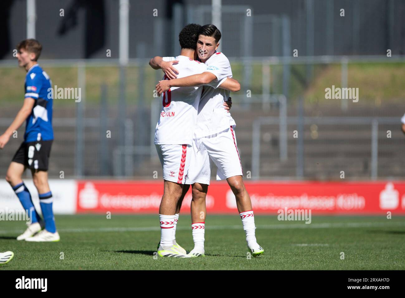 Koeln, Deutschland. 24th Sep, 2023. 1.FC Koeln U19 im Jubel nach dem Tor Arda Suene (1.FC Koeln ...