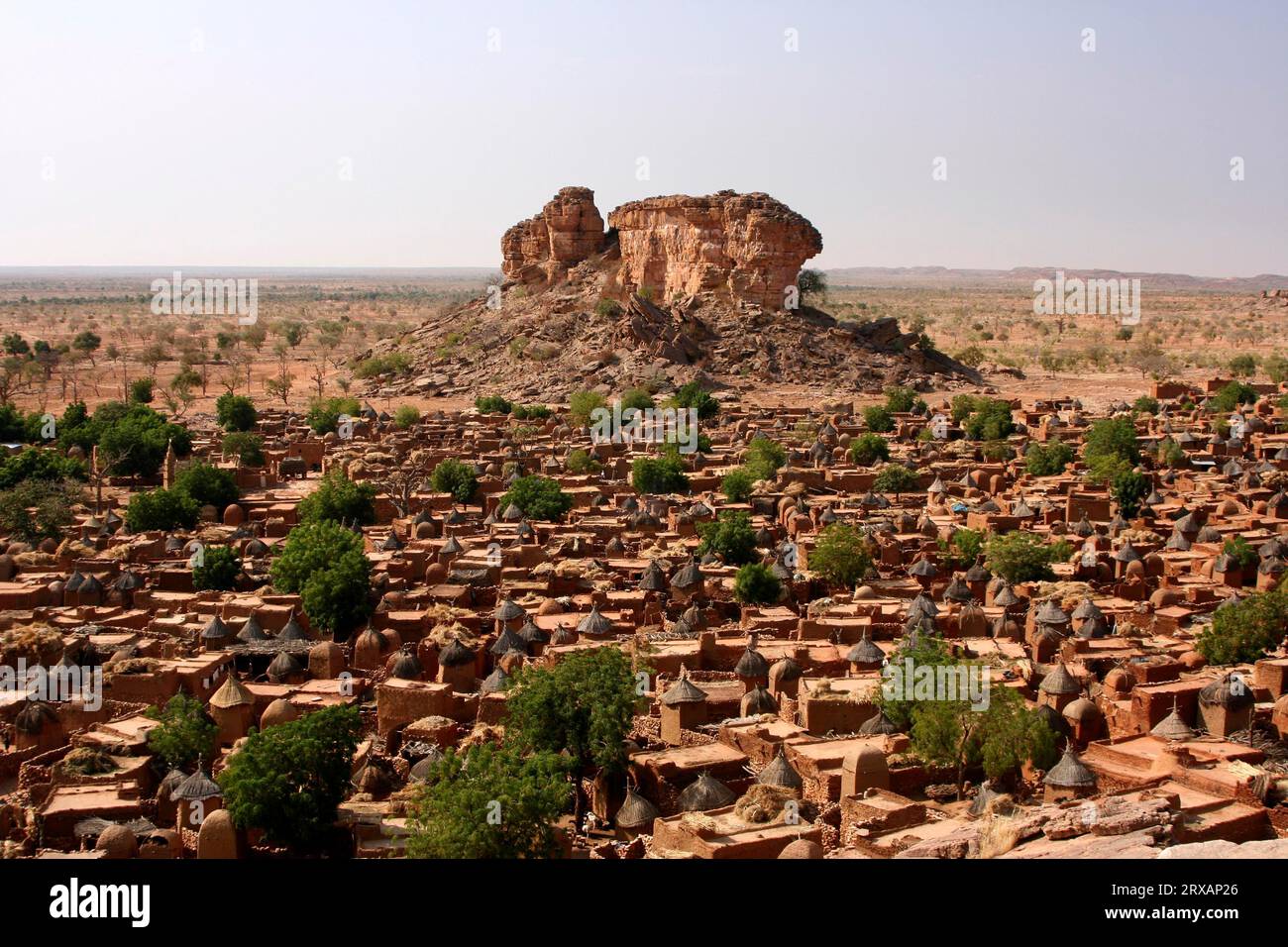 The village of Songo in Dogon Land, Mali Stock Photo - Alamy