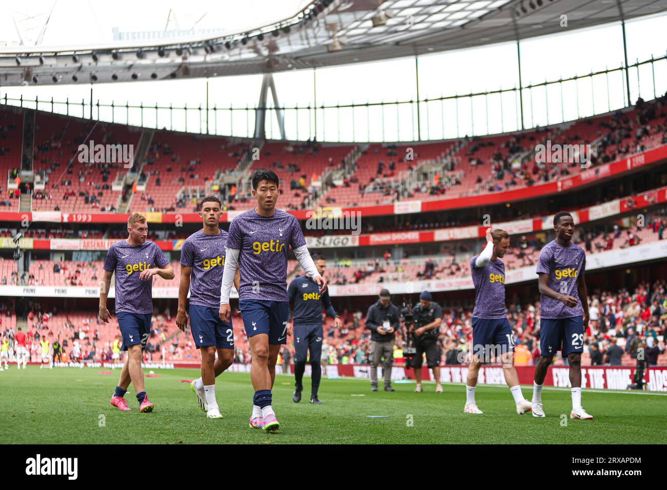 Tottenham hotspur players before hi-res stock photography and images ...
