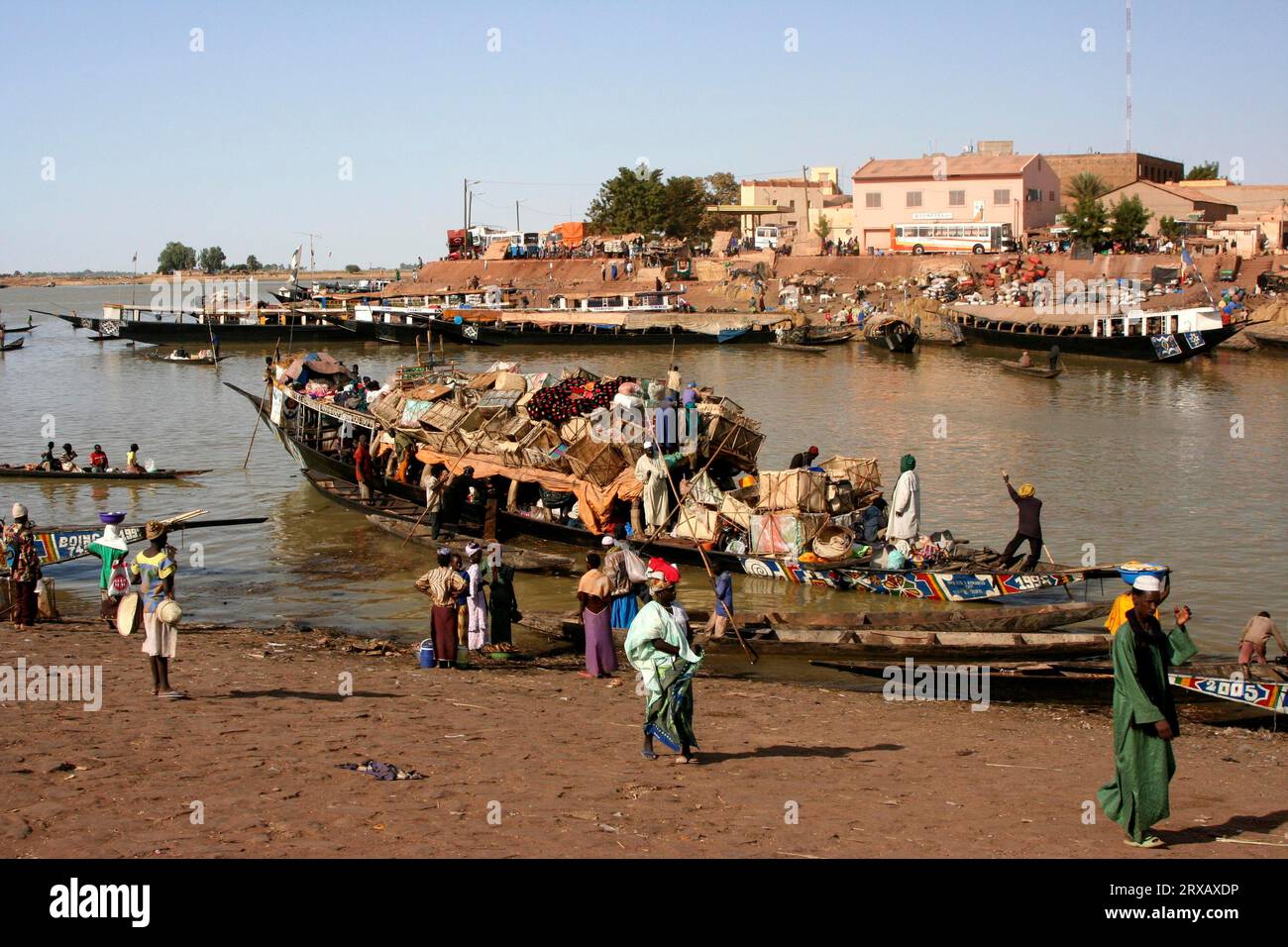 Port of mopti hi-res stock photography and images - Alamy
