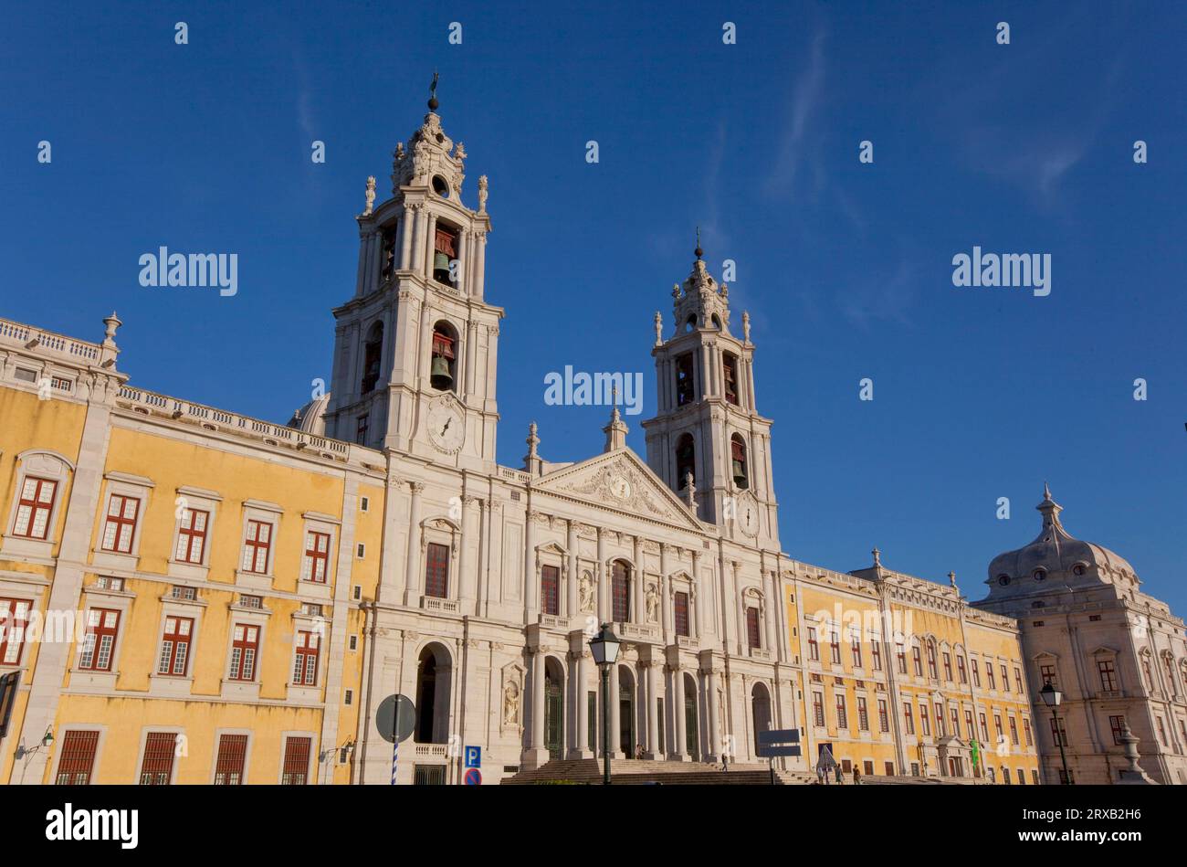 The palace convent of mafra hi-res stock photography and images - Alamy