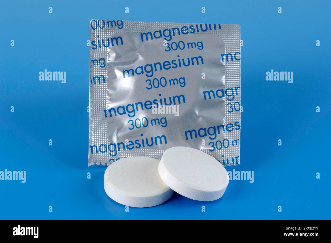 Magnesium lozenges hi-res stock photography and images - Alamy
