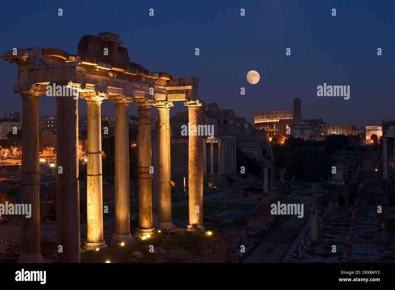 Full moon in rome hi-res stock photography and images - Alamy