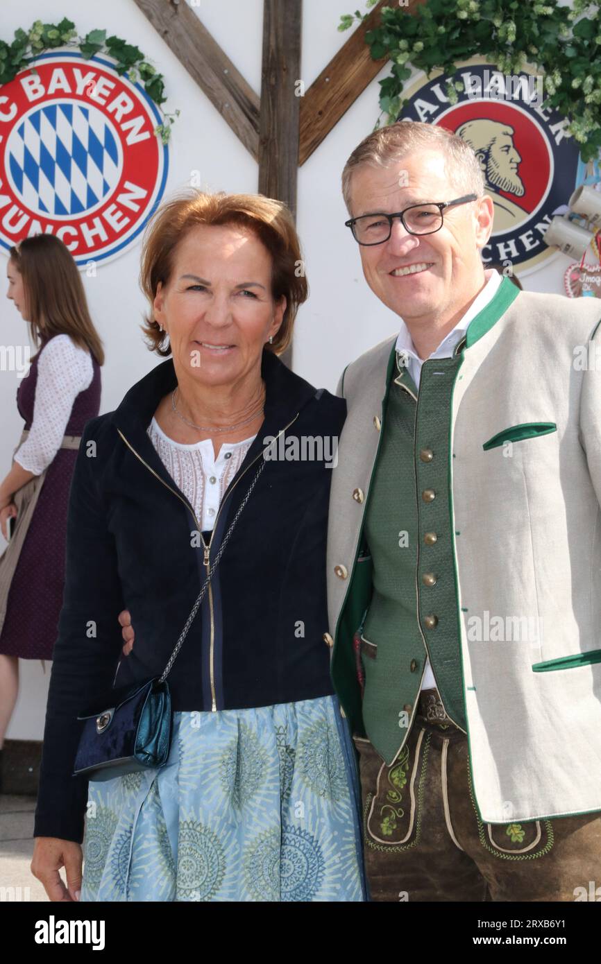 Jan christian dreesen and wife elke dreesen hi-res stock photography ...