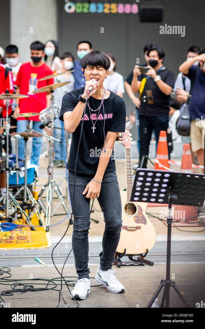 Singer bangkok hi-res stock photography and images - Alamy