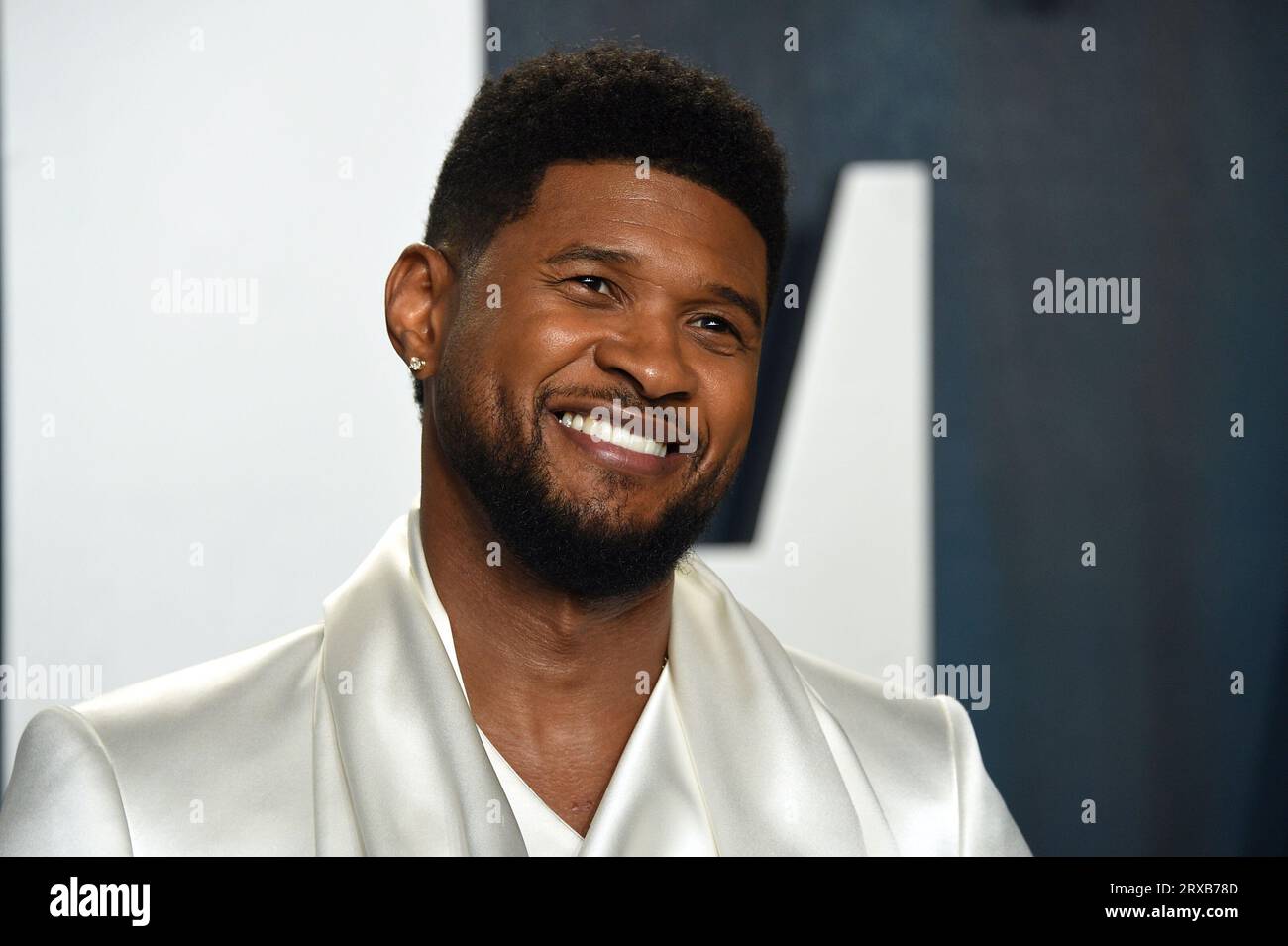 FILE - Usher arrives at the Vanity Fair Oscar Party on Sunday, Feb. 9 ...