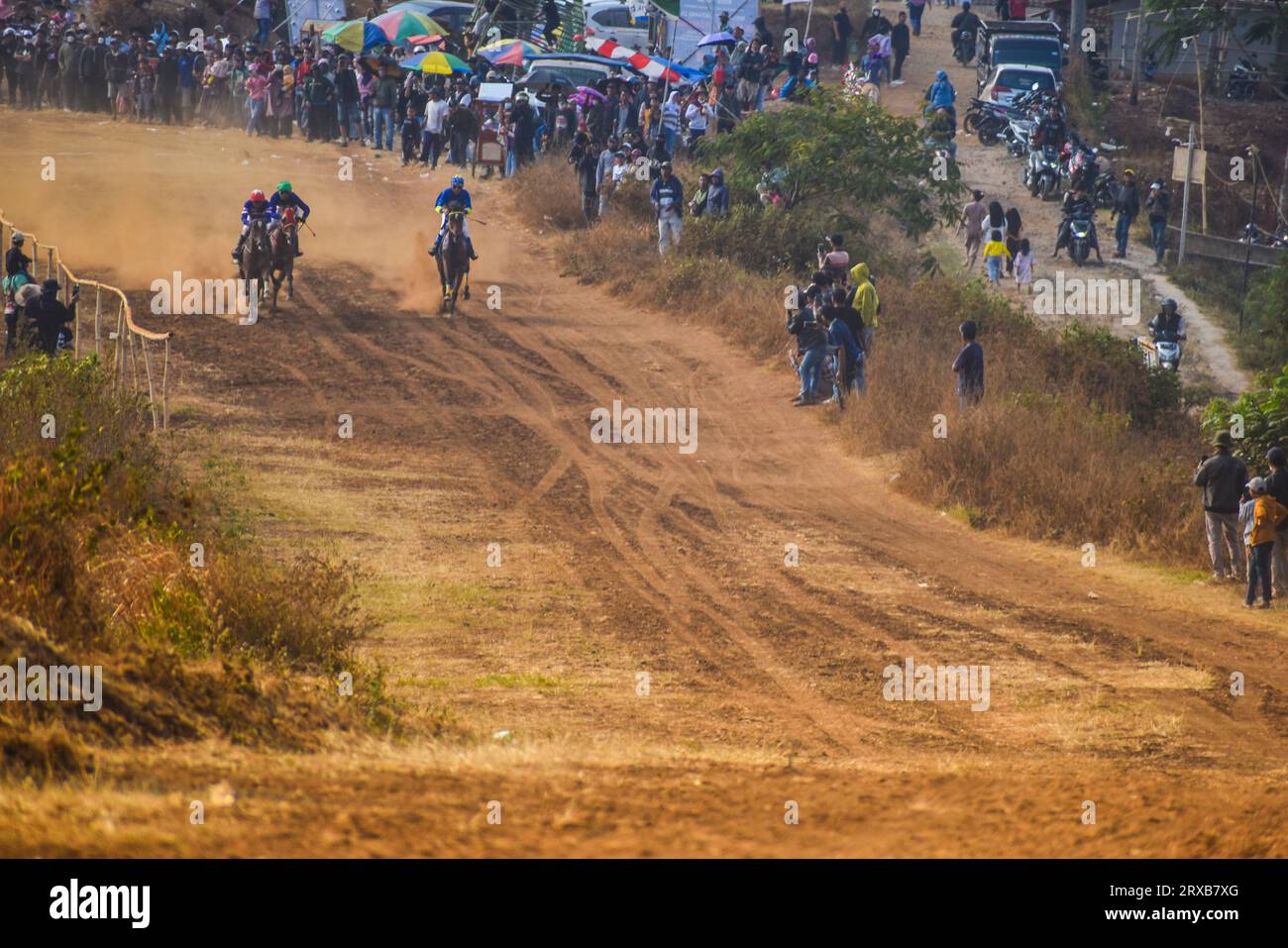 Hundreds of participants hi-res stock photography and images - Alamy