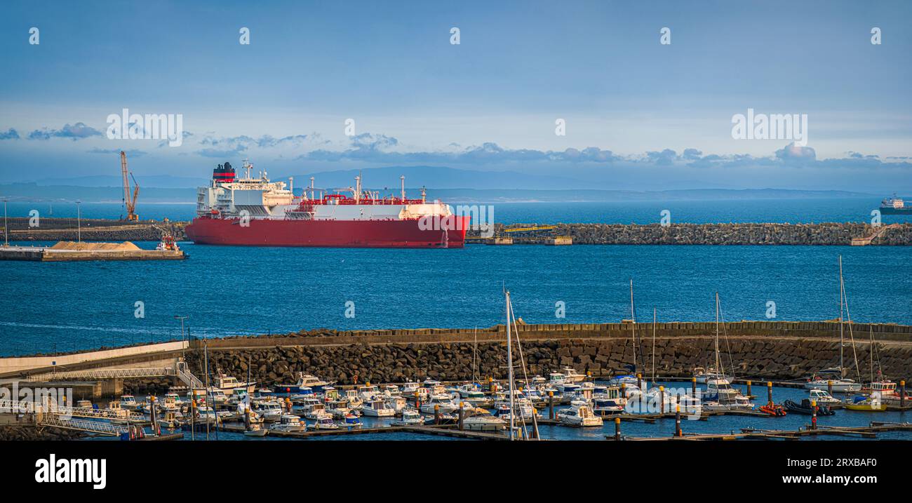 Lng regasification terminal hi-res stock photography and images - Alamy