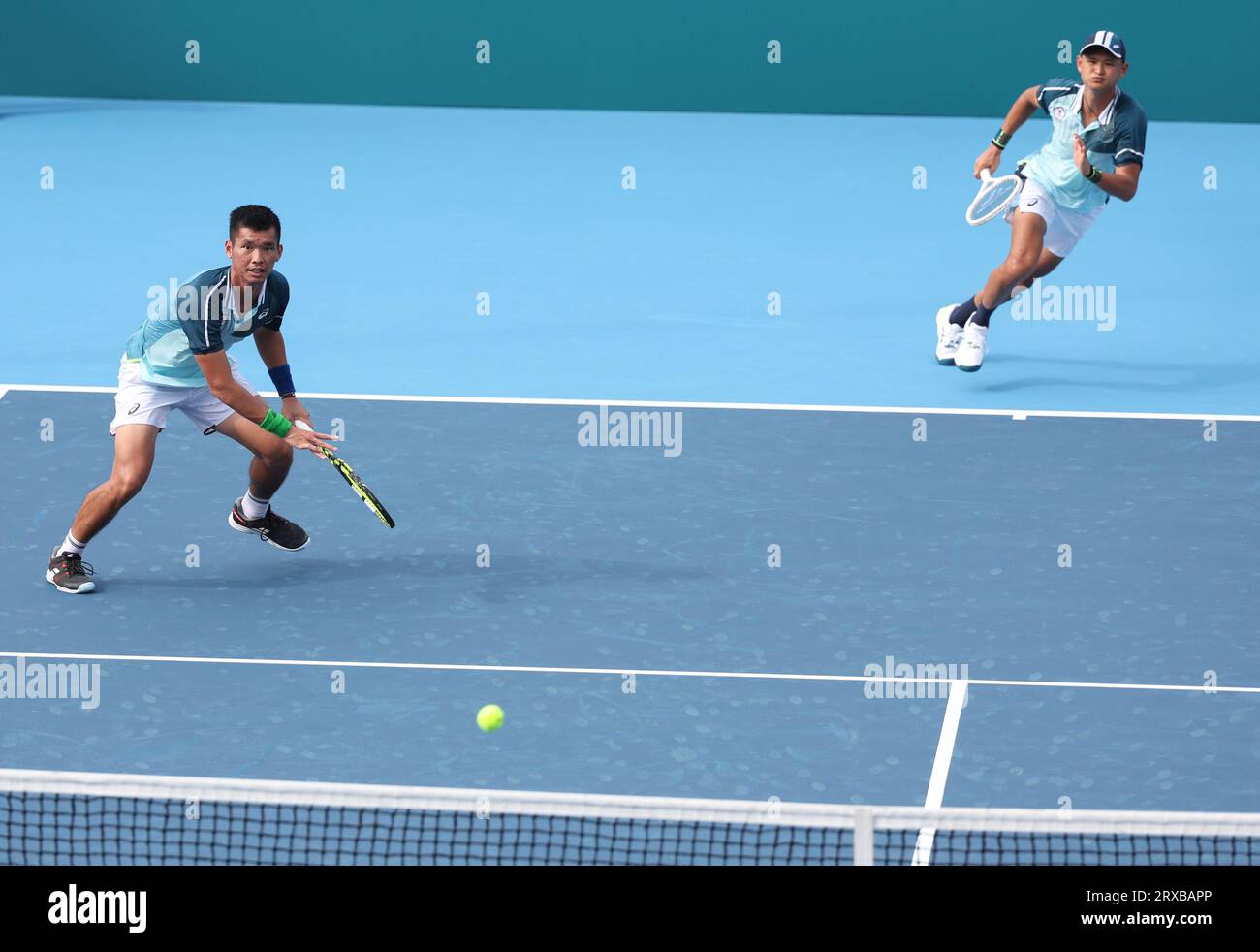 Hangzhou, China's Zhejiang Province. 24th Sep, 2023. Ho Chenjui (L)/Wu ...