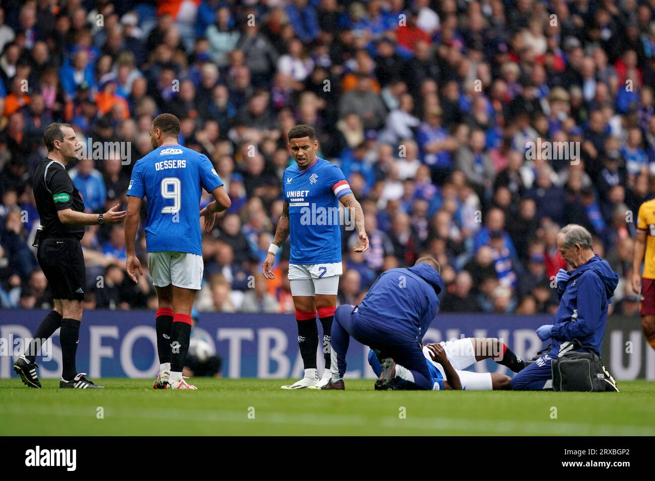 Referee alan muir hi-res stock photography and images - Alamy
