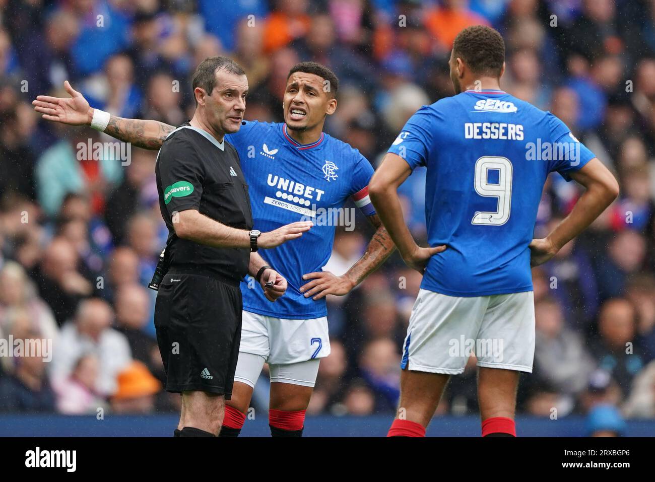 Referee alan muir hi-res stock photography and images - Alamy