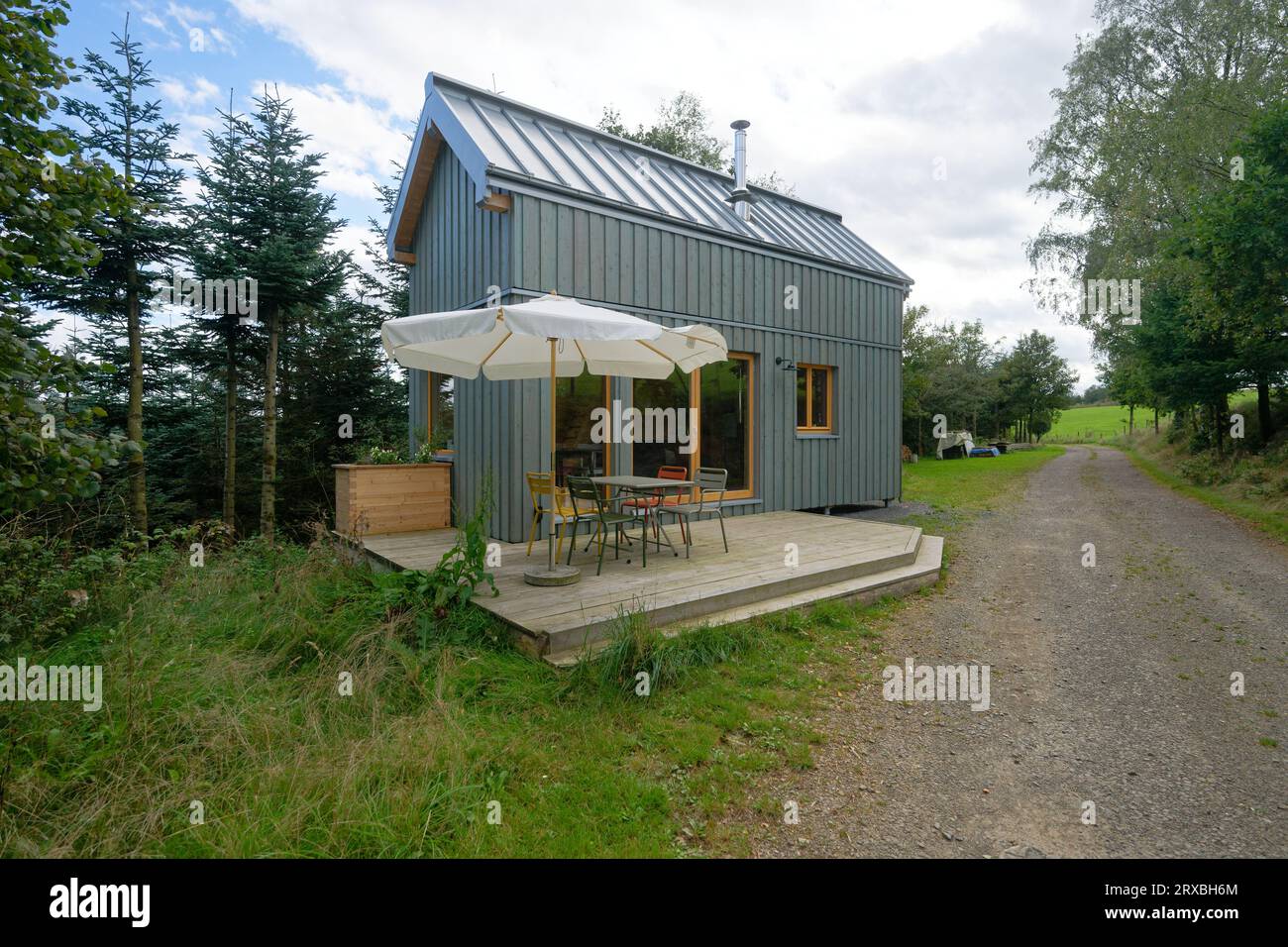 Kierspe, Germany. 19th Sep, 2023. A sample of an "Organic Tiny House ...