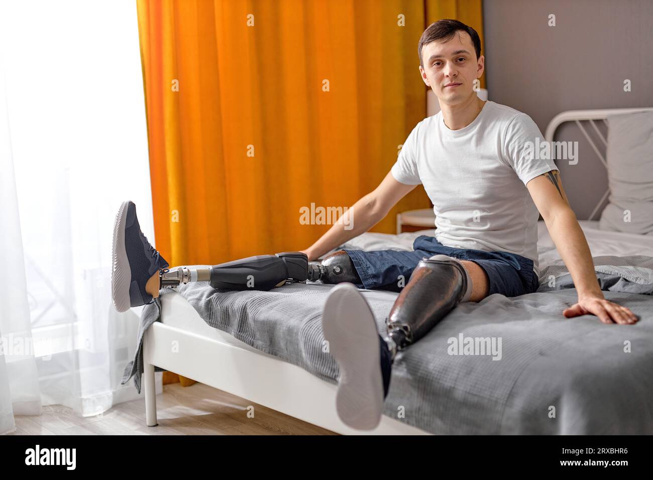 Amputee prosthesis man professional bionic hi-res stock photography and ...