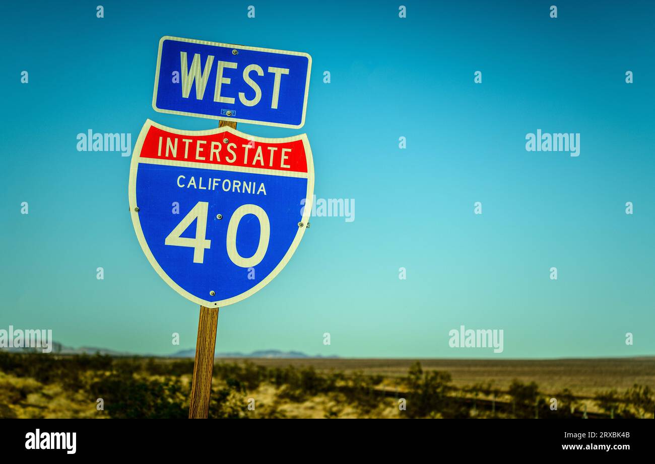 Interstate 40 sign along the highway in the California desert Stock ...