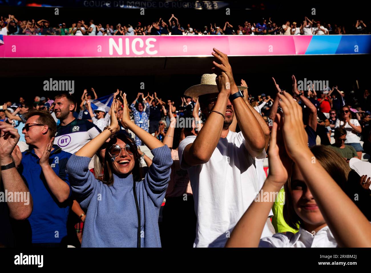 Fans clap hands before the Rugby World Cup Pool B match between ...
