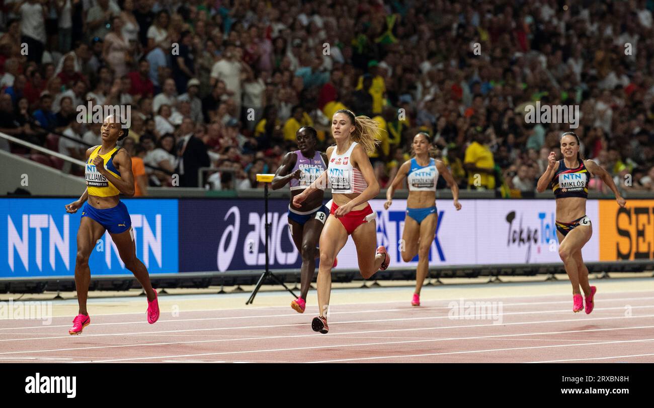 Natalia Kaczmarek of Poland competing in the 400m semi-finals at the ...