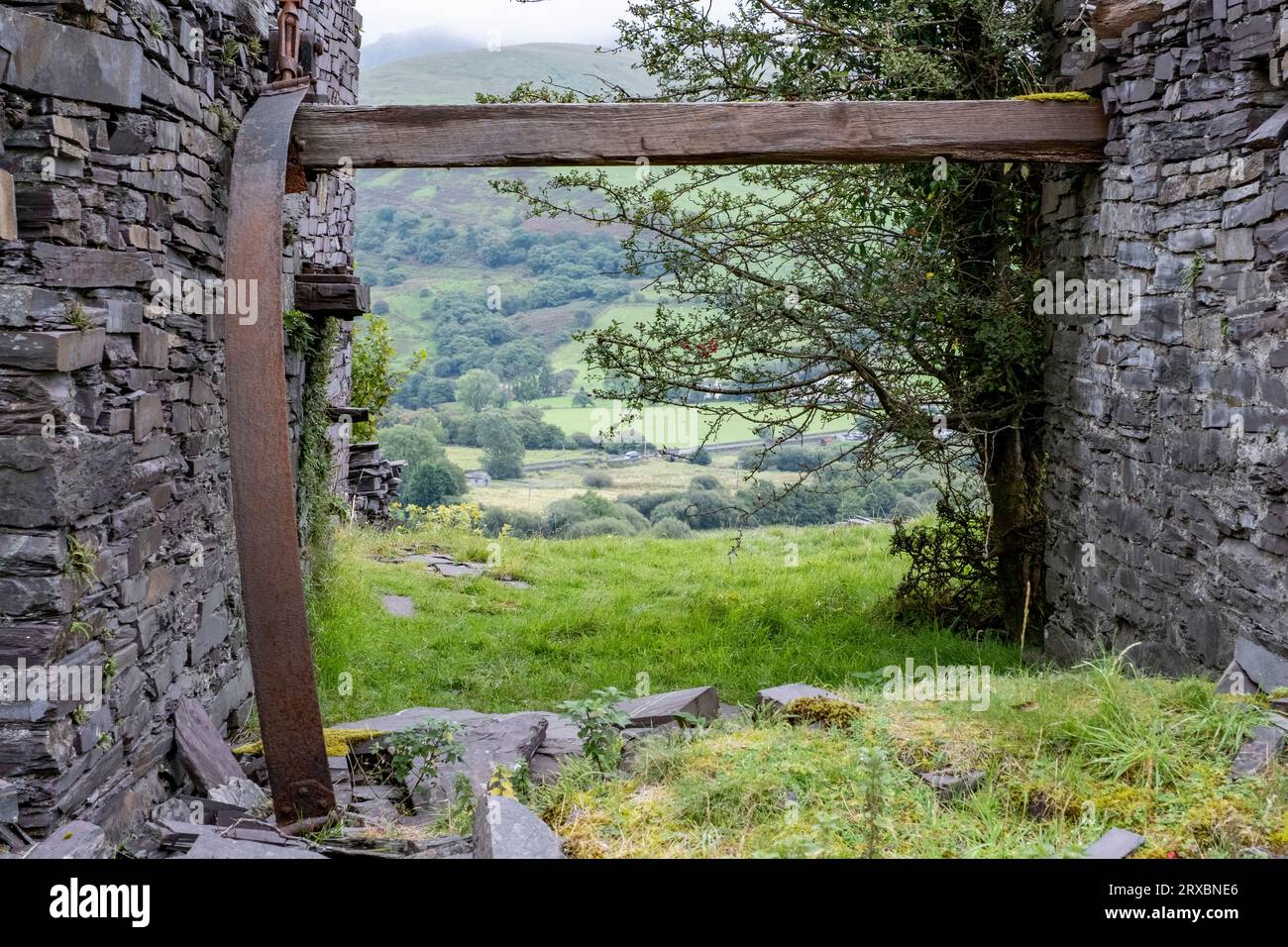 Nantlle slate workers hi-res stock photography and images - Alamy