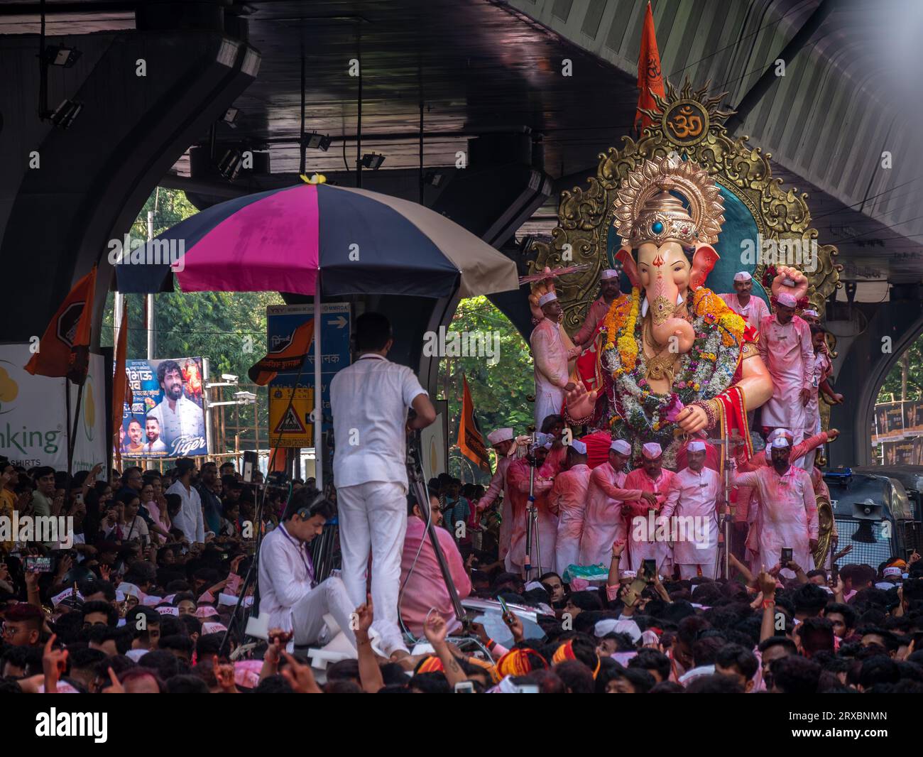 Mumbai, India - September 09,2022: Thousands of devotees bid adieu to ...