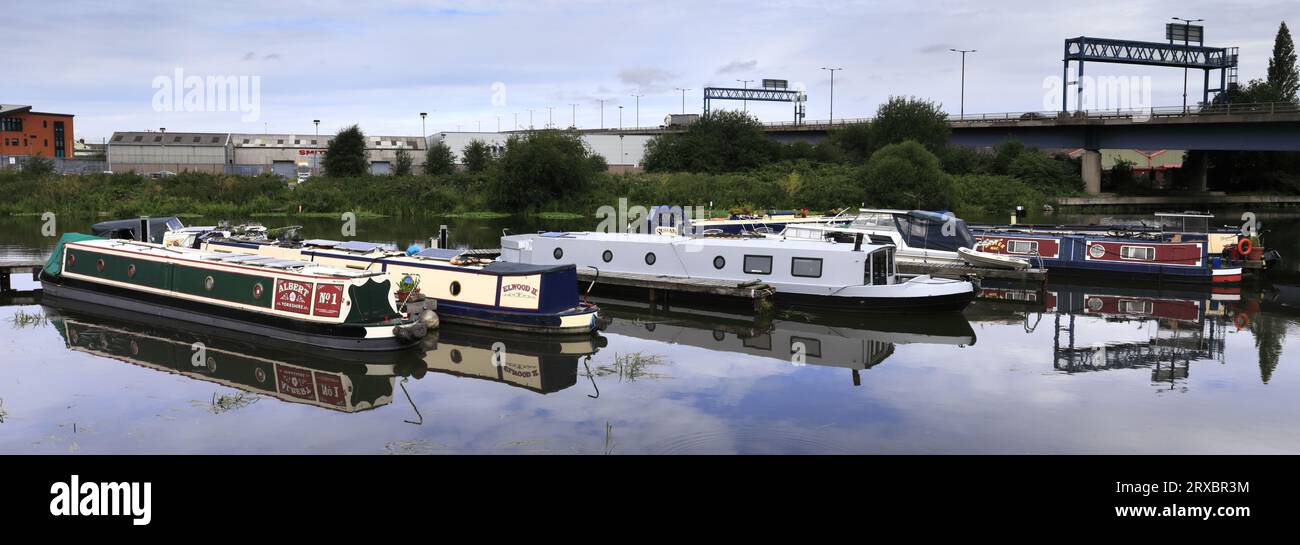 Narrowboats in Doncaster Wharf, river Don, South Yorkshire, England, UK ...