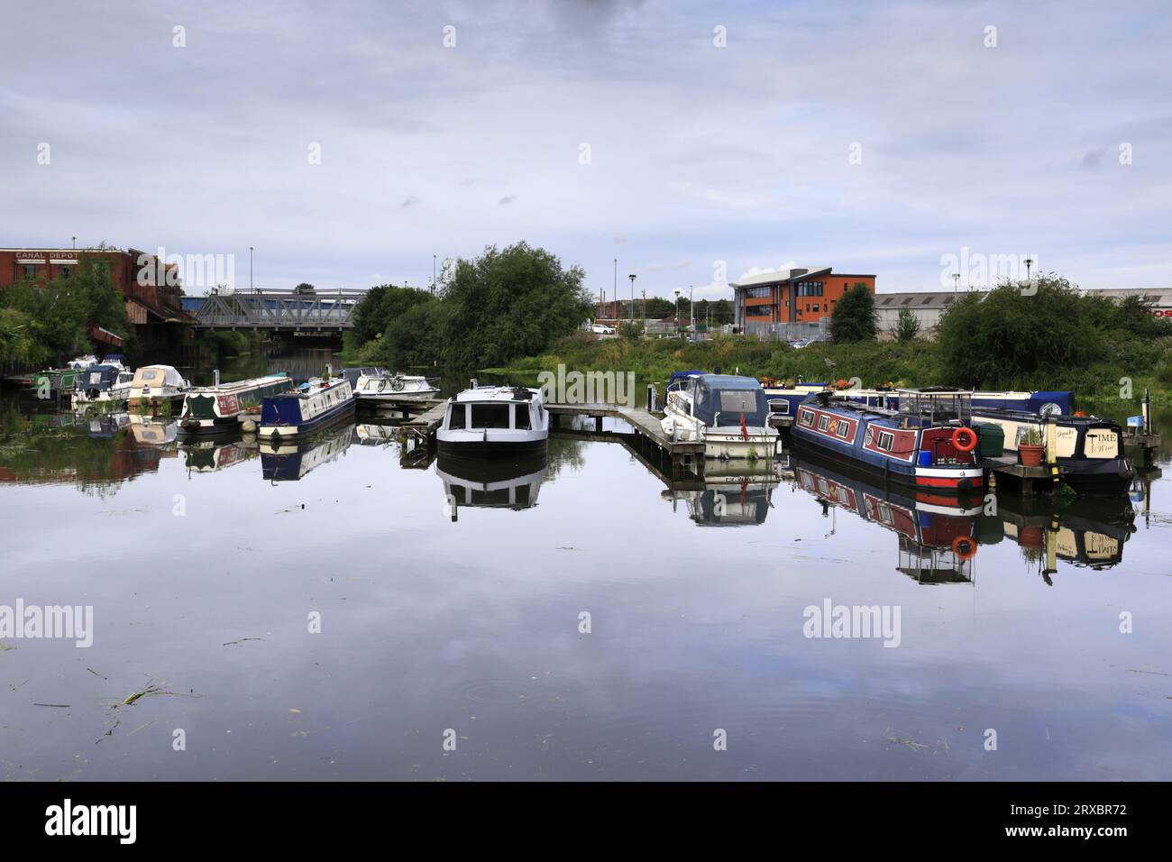Narrowboats in Doncaster Wharf, river Don, South Yorkshire, England, UK ...