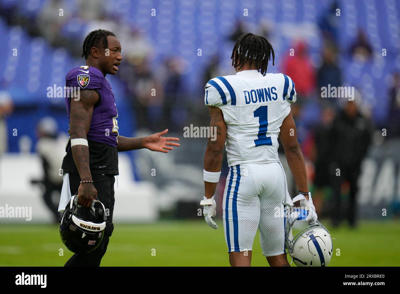 Baltimore Ravens wide receiver Zay Flowers (4) and Indianapolis Colts ...