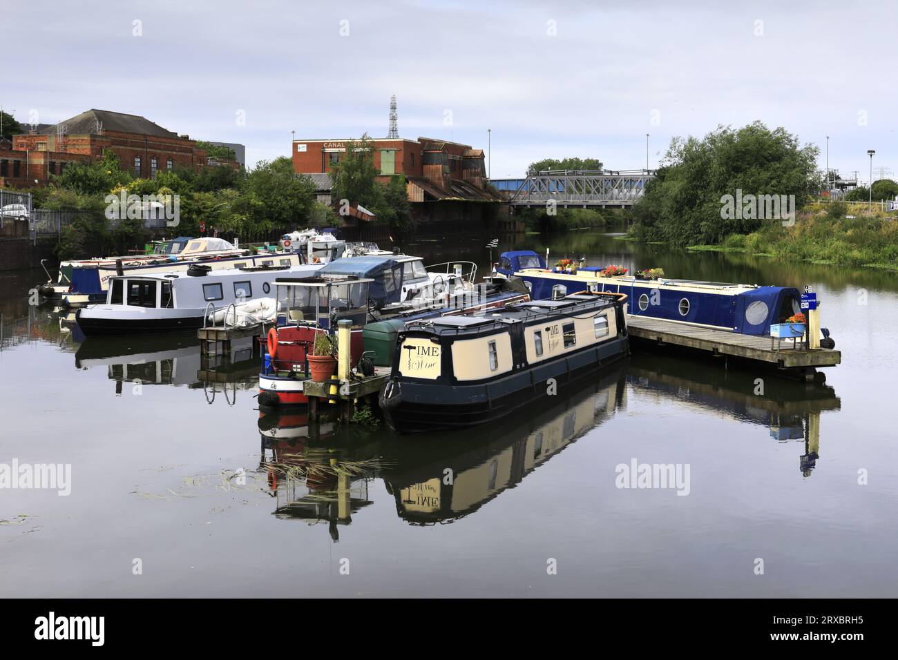 Narrowboats in Doncaster Wharf, river Don, South Yorkshire, England, UK ...