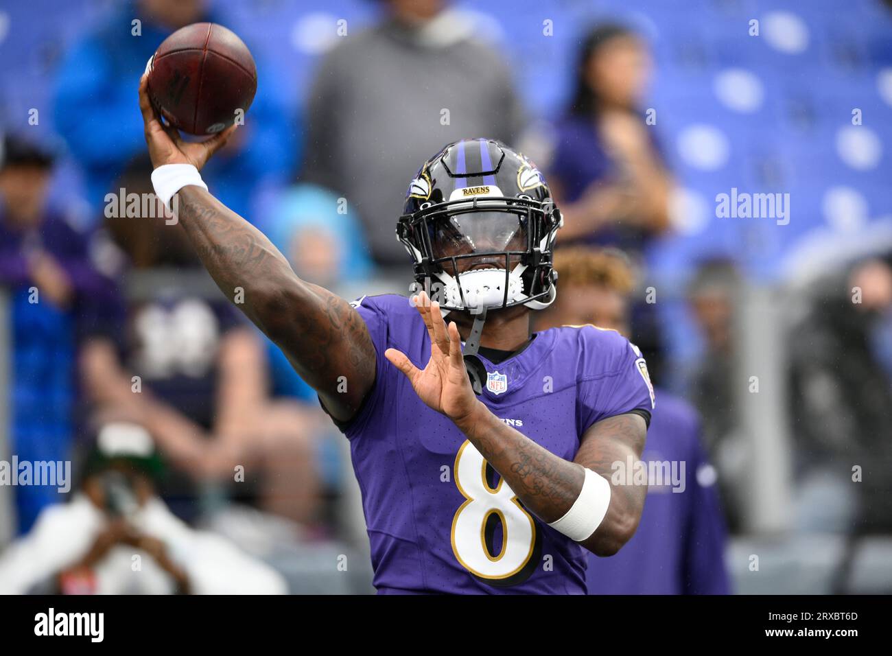 Baltimore Ravens quarterback Lamar Jackson throws before an NFL ...