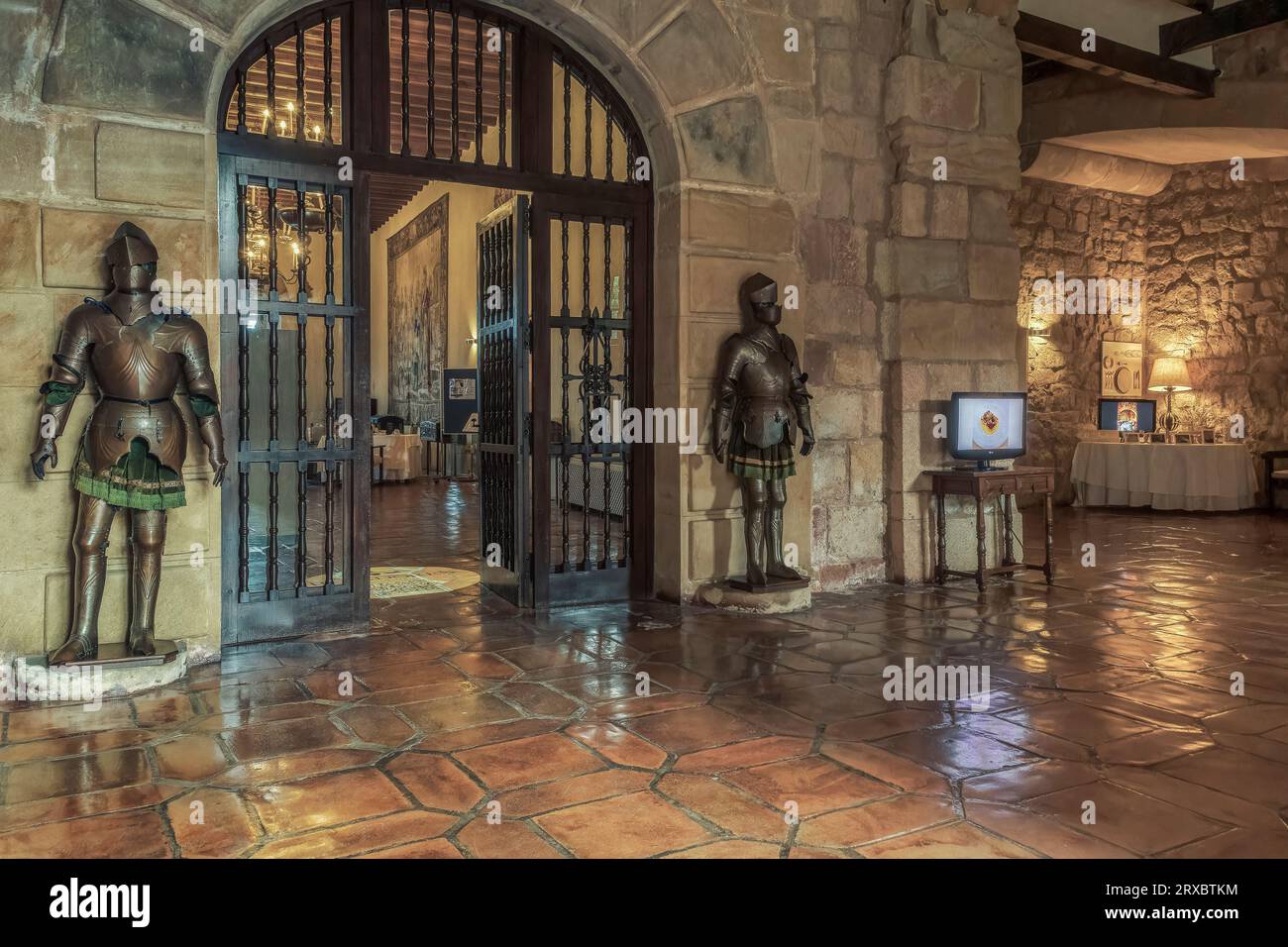 Sleeping with a ghost in the medieval castle of the Parador Nacional de ...