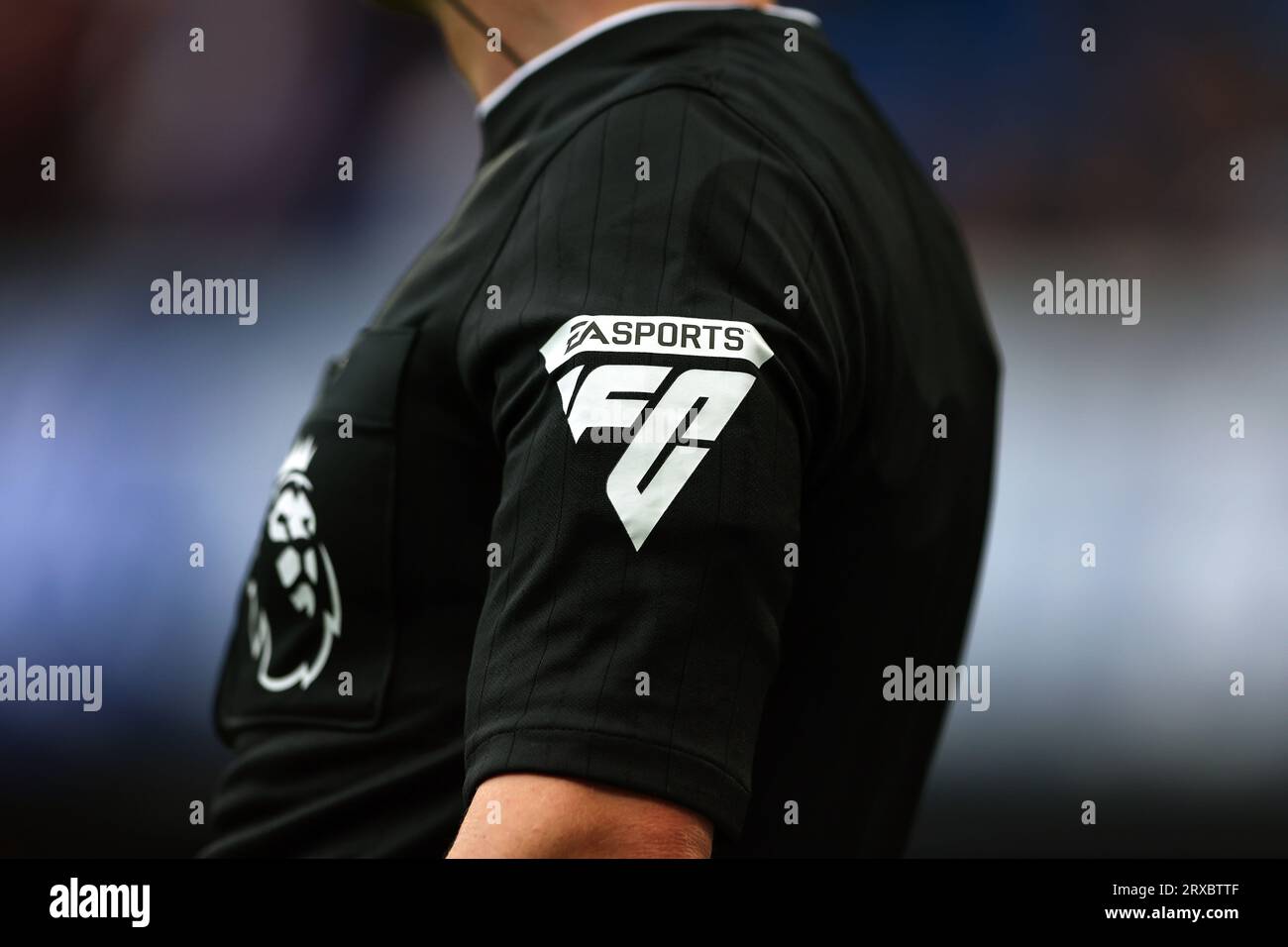 Darren england referee 2023 hi-res stock photography and images - Alamy