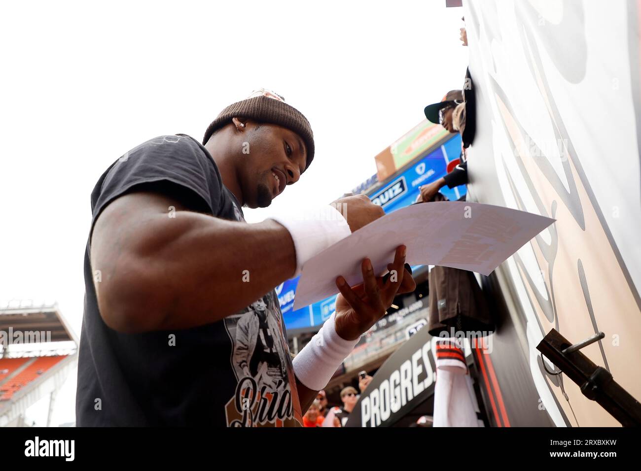 Cleveland Browns quarterback Deshaun Watson (4) signs an autograph ...
