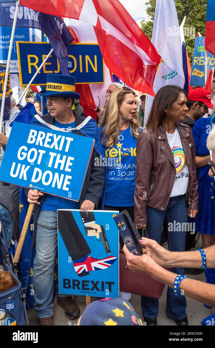 London, UK. 23 Sep 2023: Steve Bray (L), Gina Miller (R) and other ...