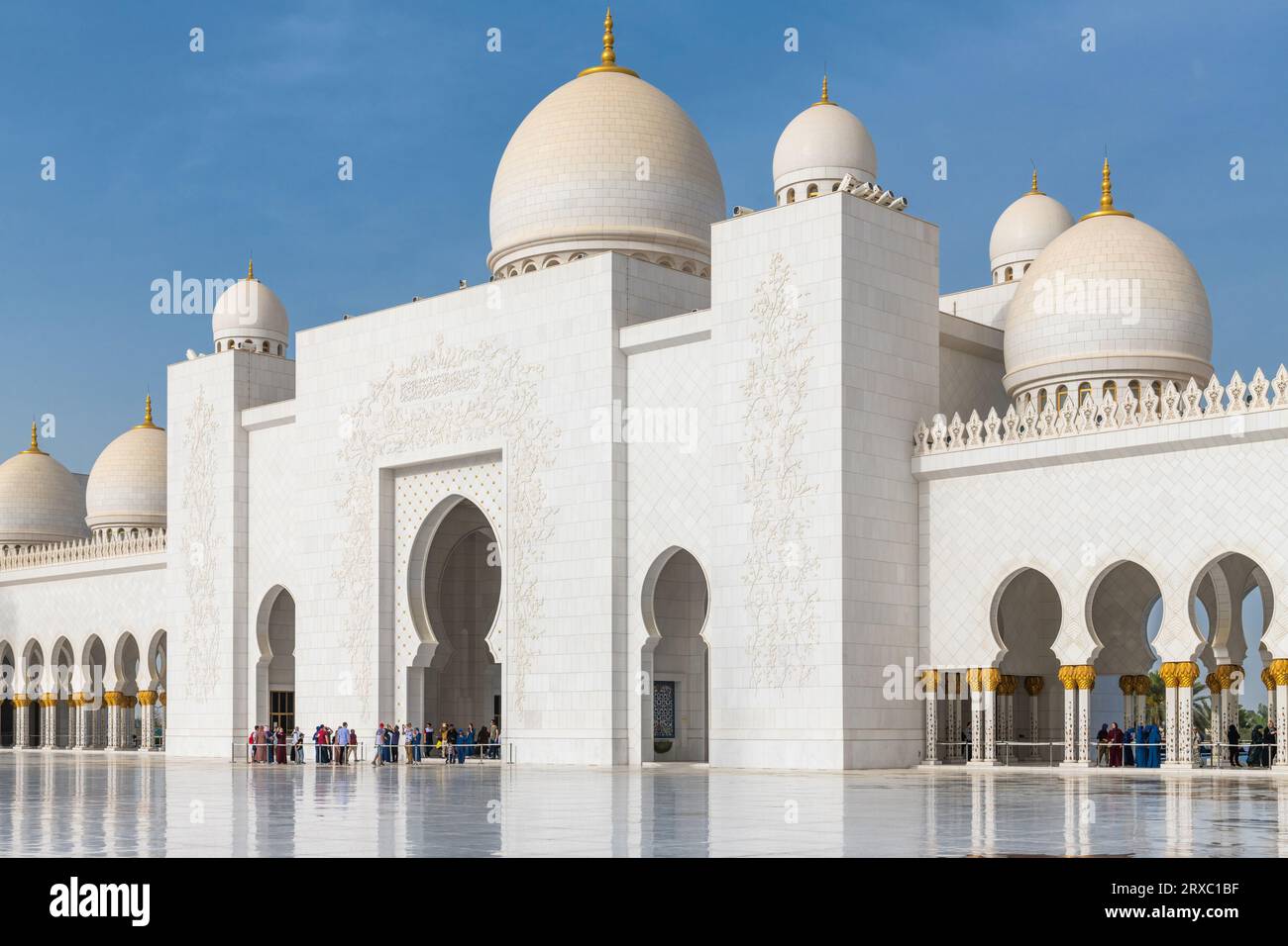 Abu Dhabi, UAE - March 31. 2019. The Sheikh Zayd Grand Mosque Stock ...