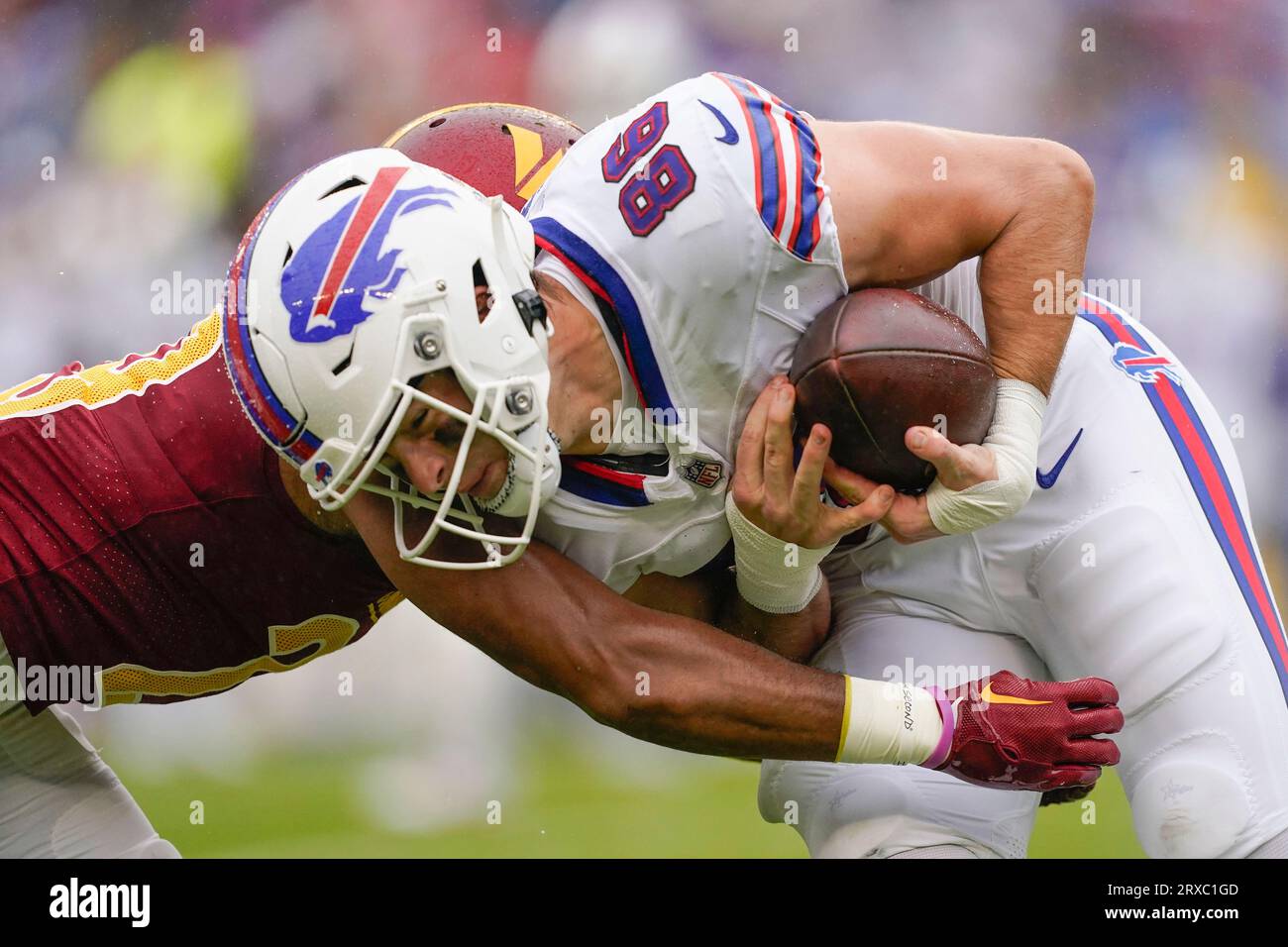 Buffalo Bills tight end Dalton Kincaid (86) is tackled by Washington ...