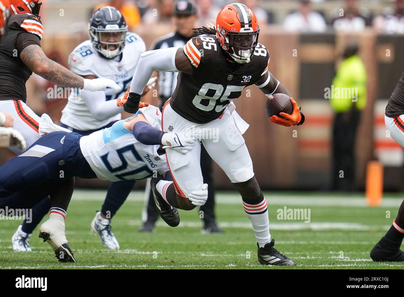 Cleveland Browns tight end David Njoku (85) is tackled by Tennessee ...
