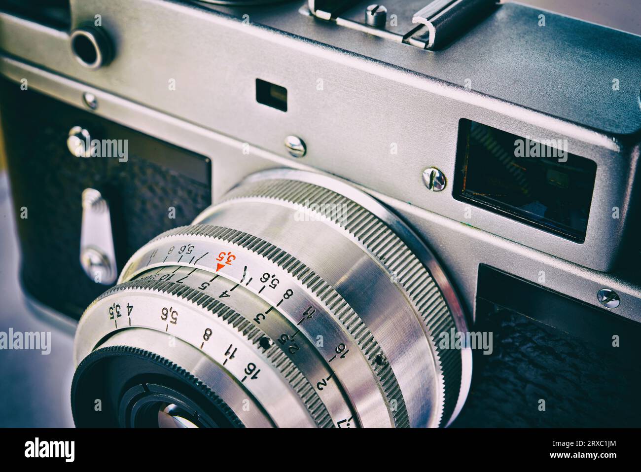 Old retro rangefinder vintage camera Stock Photo - Alamy