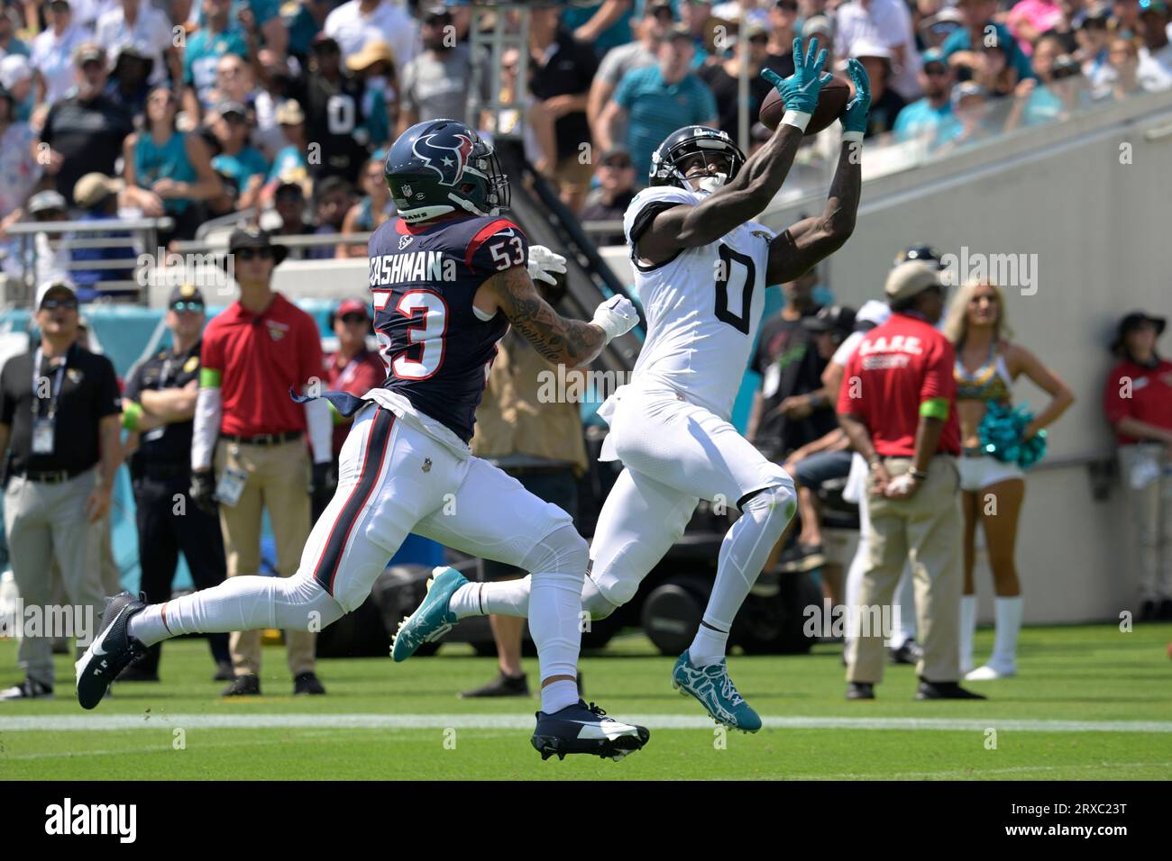 Jacksonville Jaguars wide receiver Calvin Ridley (0) bobbles as pass as ...