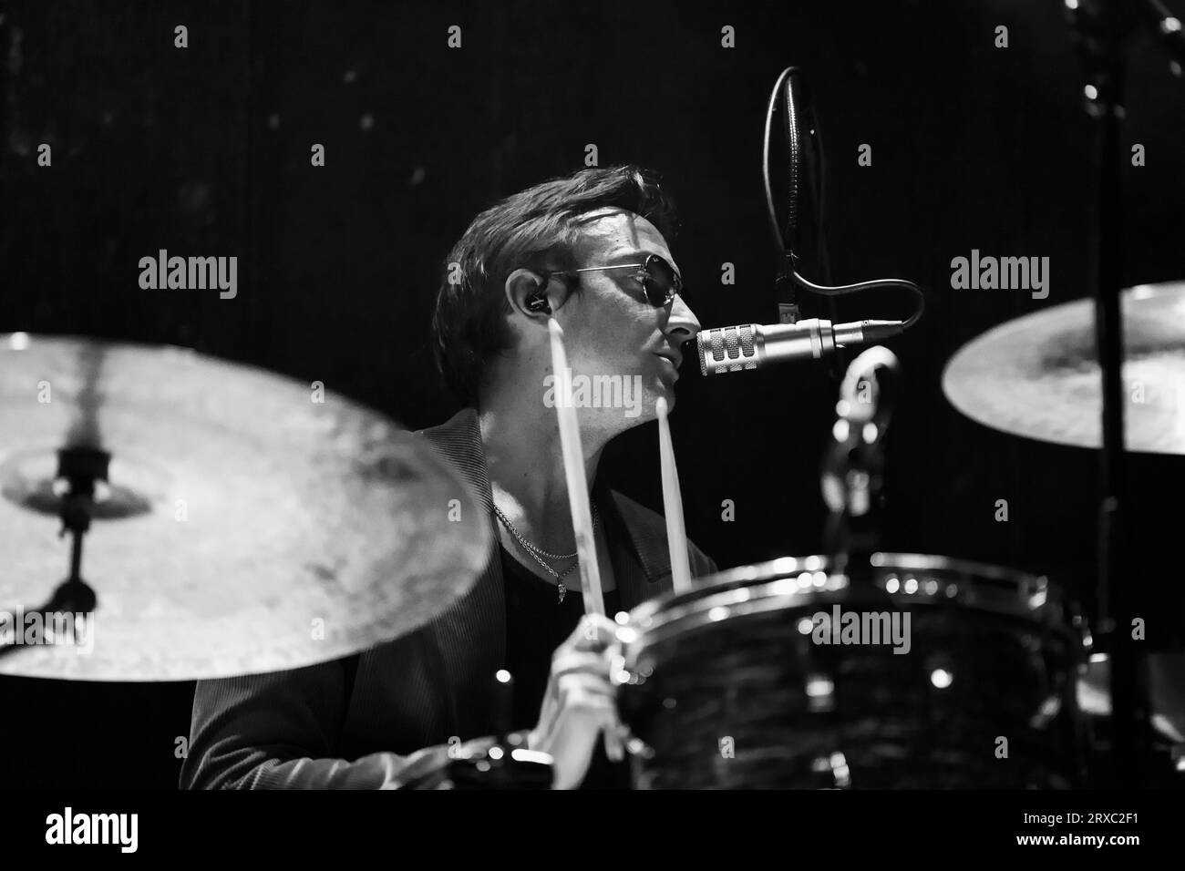 kiefer sutherland performs live at the o2 ritz manchester uk, 25th july ...