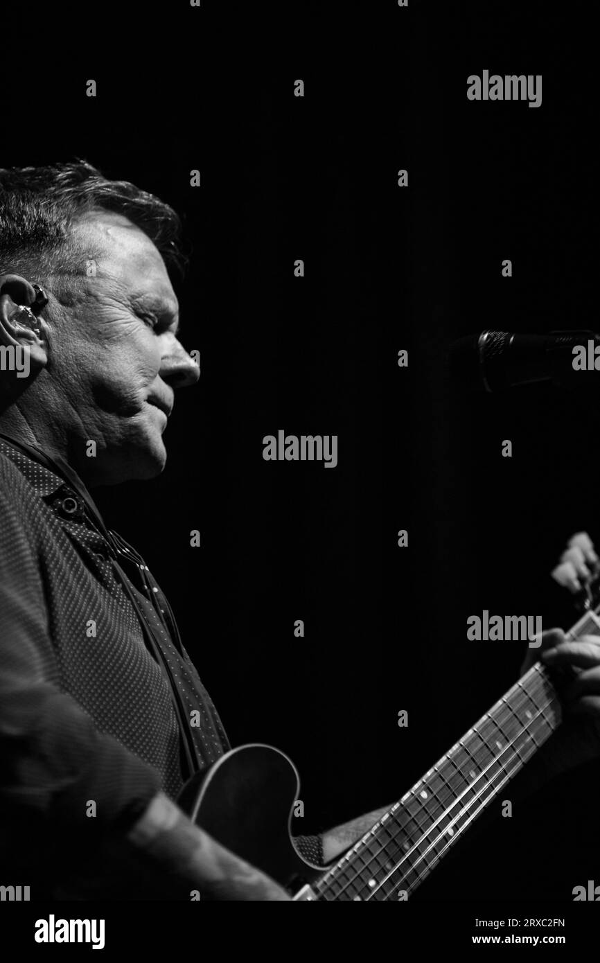 kiefer sutherland performs live at the o2 ritz manchester uk, 25th july ...