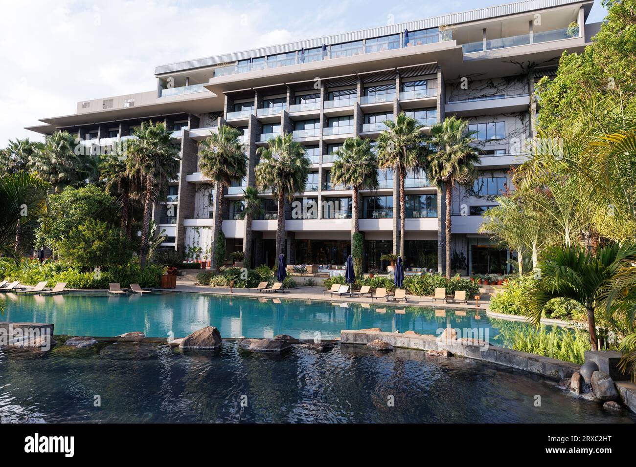 Hospitality industry east africa hi-res stock photography and images ...