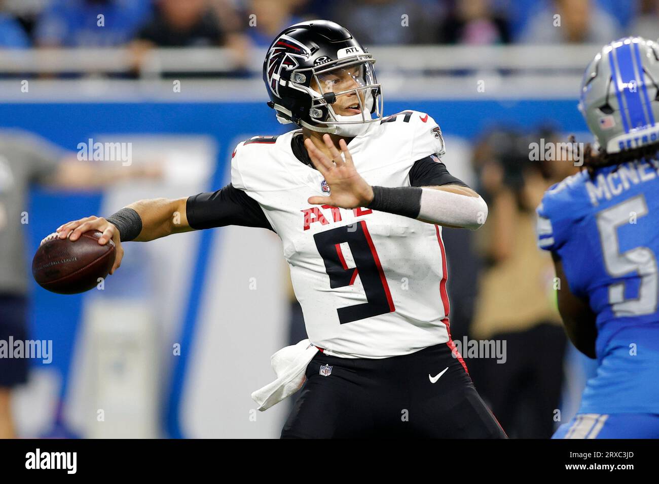 Atlanta Falcons quarterback Desmond Ridder (9) passes against the ...