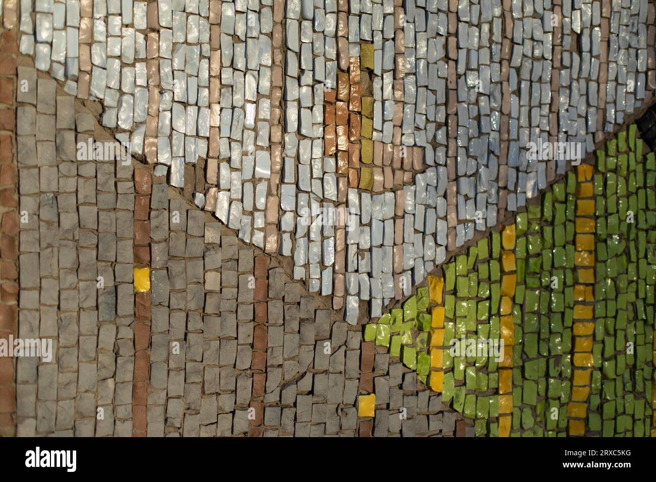 Tile shard hi-res stock photography and images - Alamy